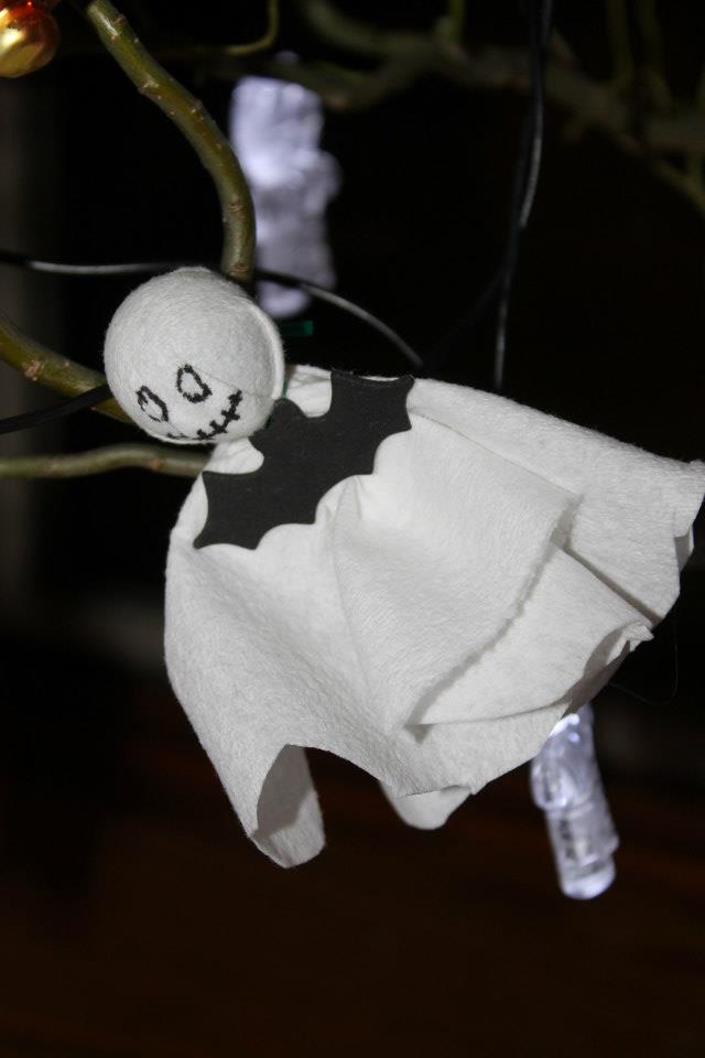 How to Make a Halloween Tree - Wheel N Deal Mama